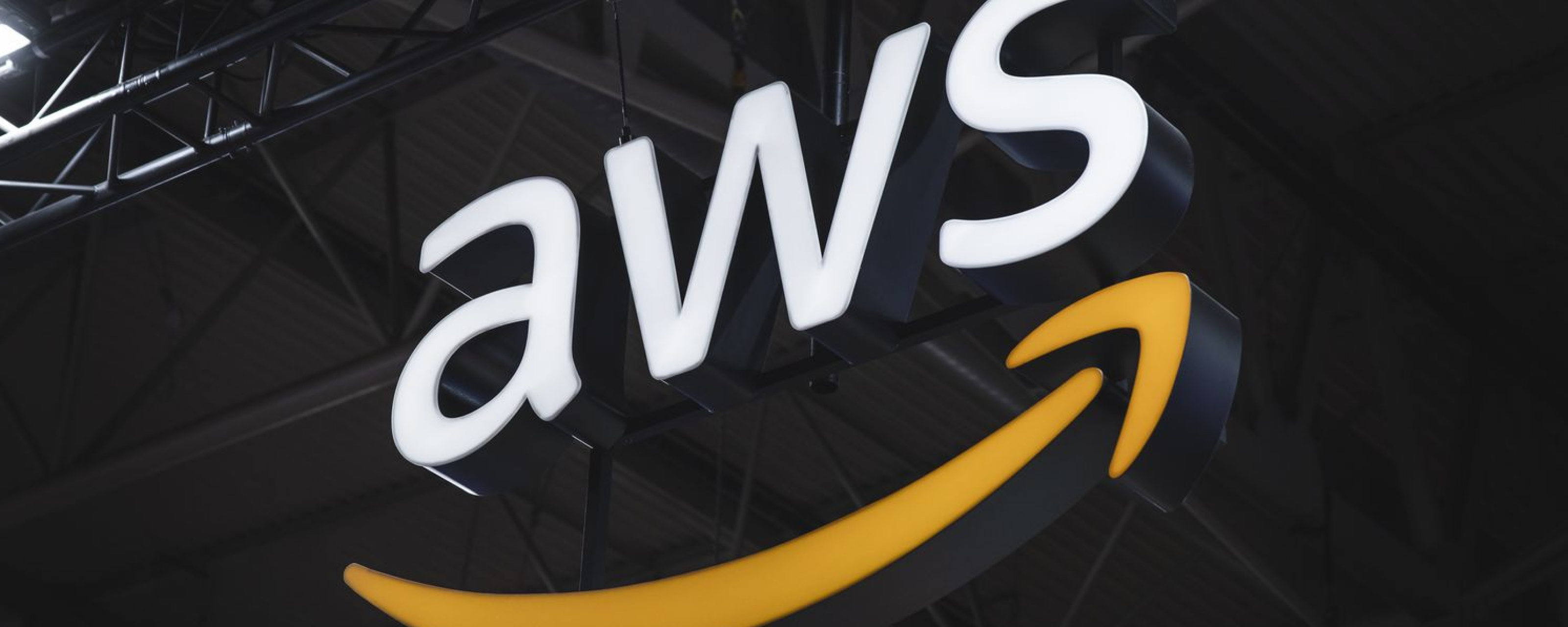 Why the AWS Outage Highlights the Risks of Cloud Dependence | Tech Yar ...